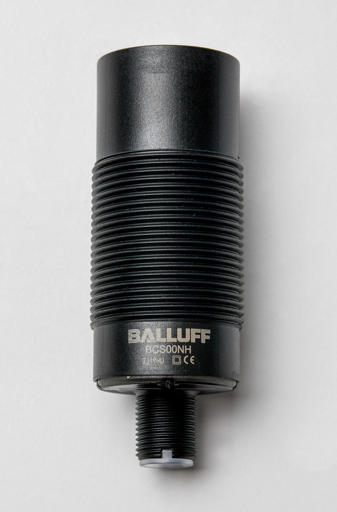 Capacitive Proximity Sensor: 30mm diameter x 78.5mm body, 25mm range ...