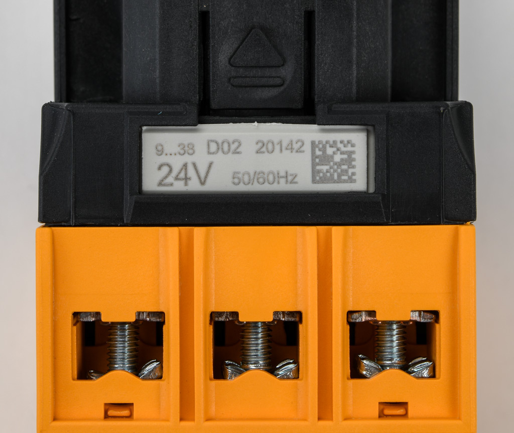 IEC Safety Contactor: 12A, 24 VAC (50/60Hz) coil voltage (PN# CWBS12-33 ...