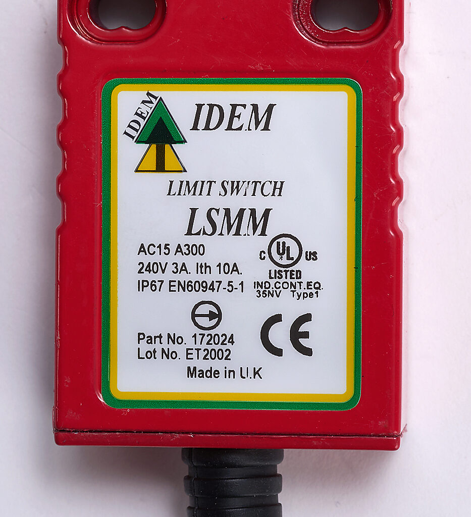 Safety Limit Switch: plunger with brass roller and fixing nuts (PN ...