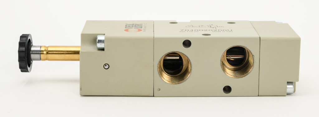 Air Solenoid Valve: 3-port (3-way) (PN# 7040020200U) | AutomationDirect
