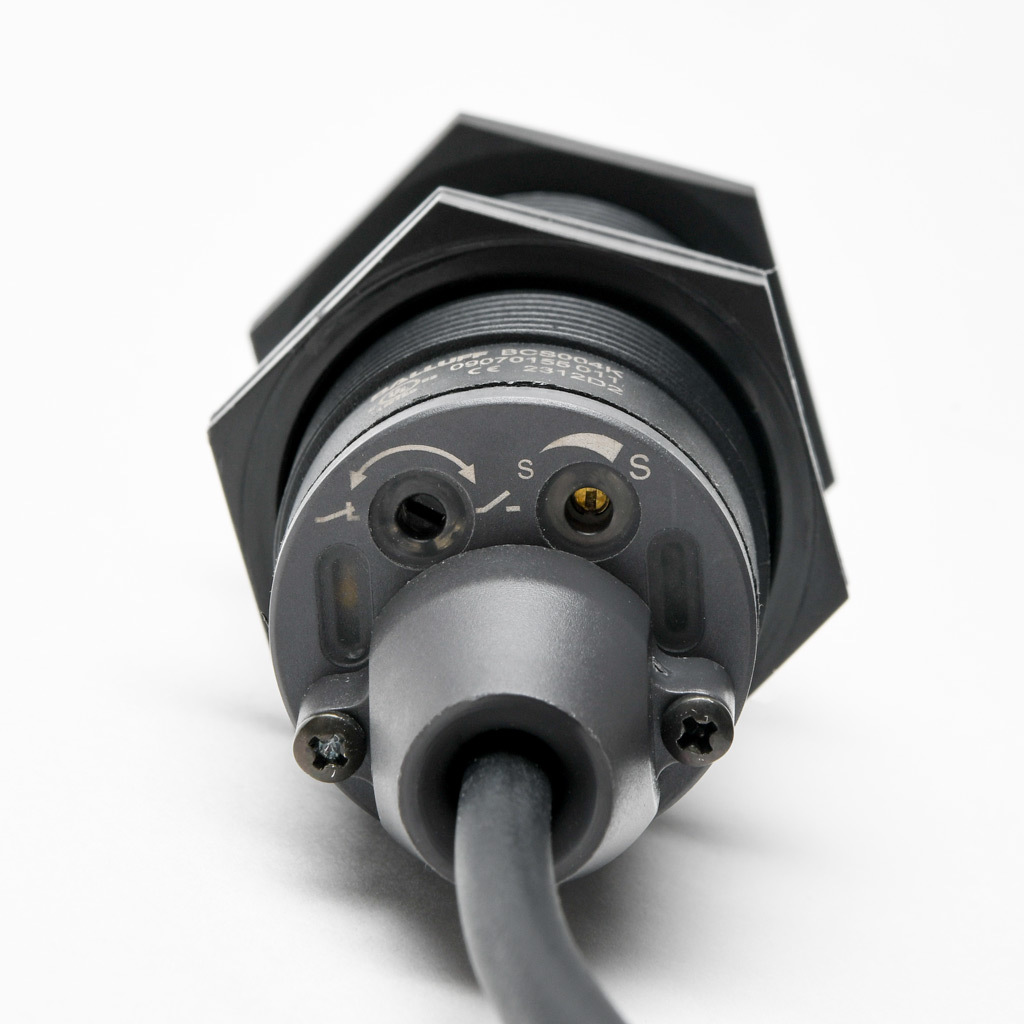 Capacitive Proximity Sensor: 30mm diameter x 82mm body, 20mm range (PN ...