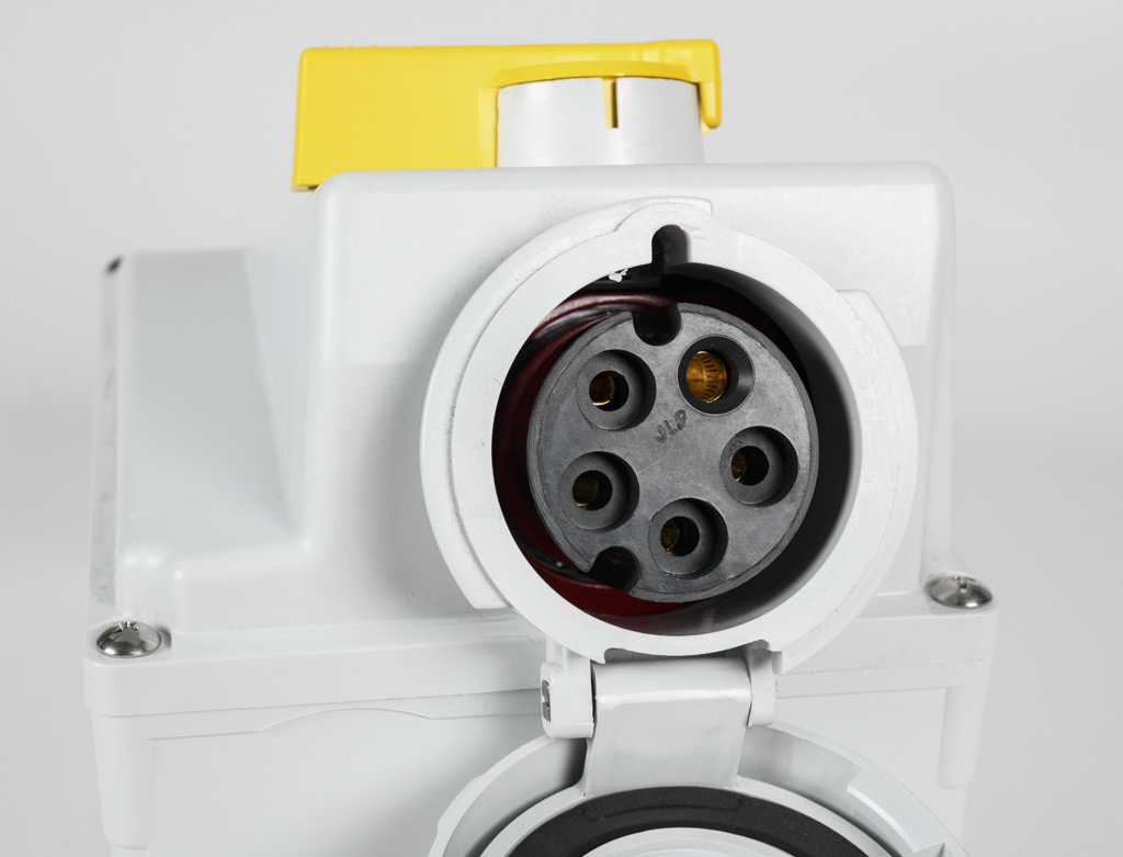 Pin and Sleeve Mechanical Interlock: 3-pole, UL 508 rated, 30A (PN ...