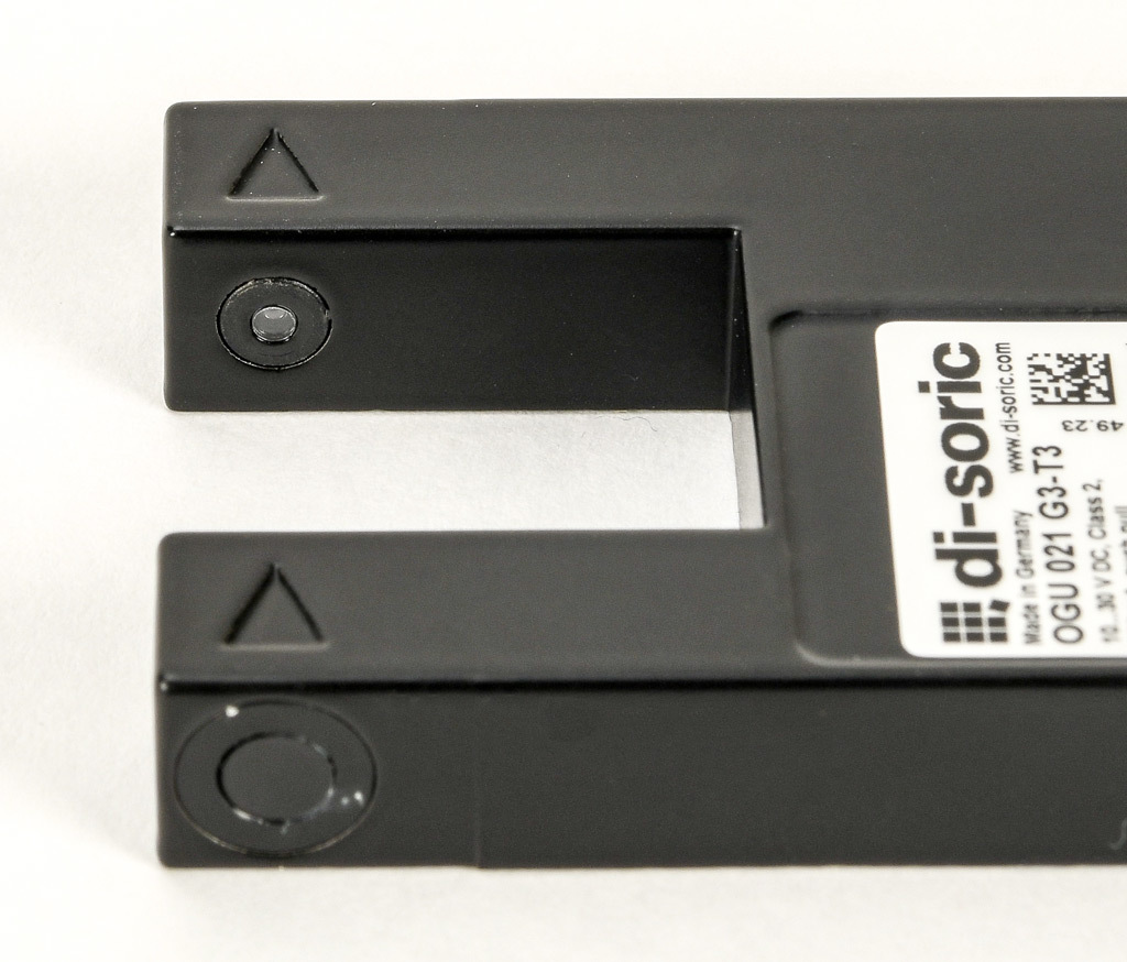 U-frame Photoelectric Fork Sensor: 0-20mm range, through-beam (PN ...