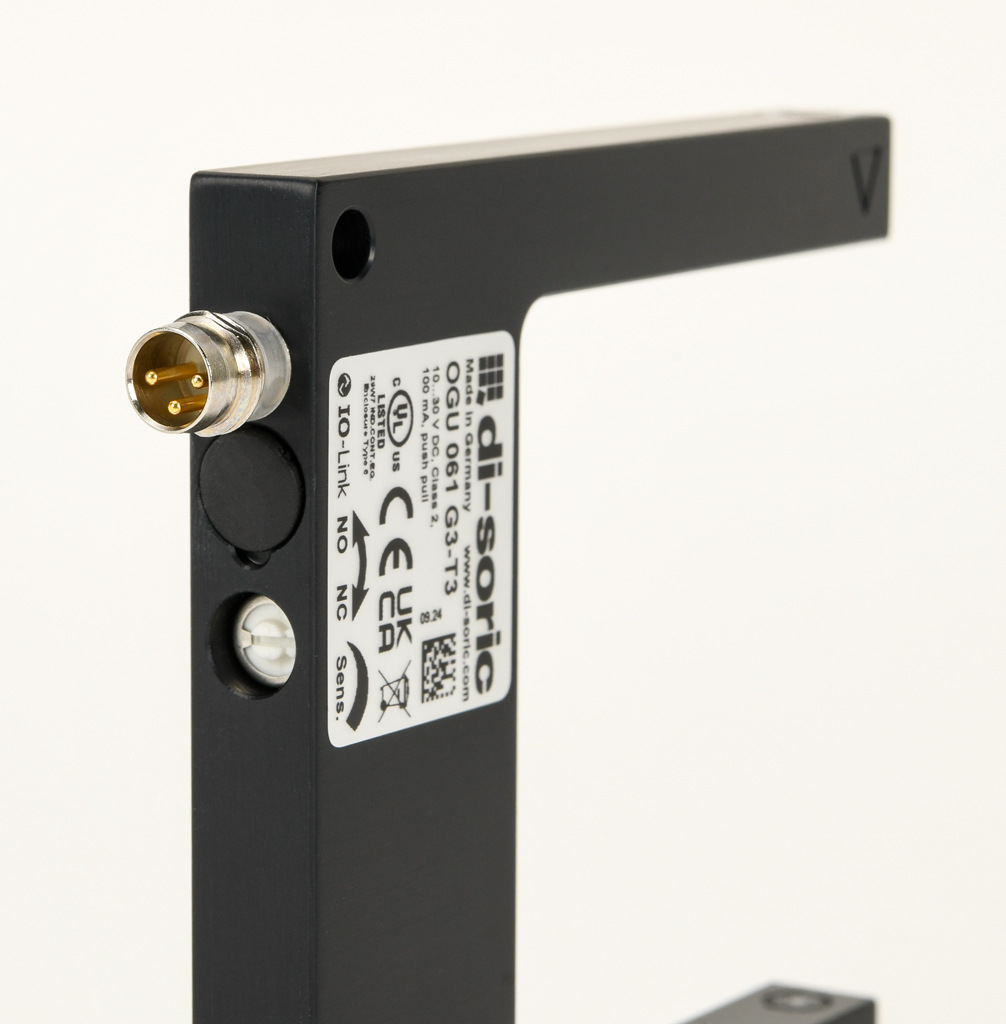 U-frame Photoelectric Fork Sensor: 0-60mm range, through-beam (PN ...