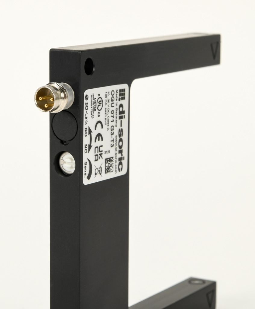 U-frame Photoelectric Fork Sensor: 0-70mm range, through-beam (PN ...